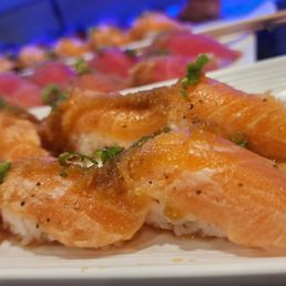 SHOW SUSHI - Updated December 2025 - 4592 Photos & 2942 Reviews - 957 W ...