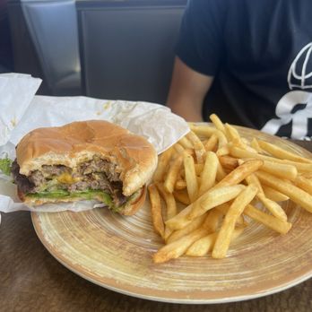 ORCUTT BURGERS - Updated October 2025 - 161 Photos & 374 Reviews - 1099 ...