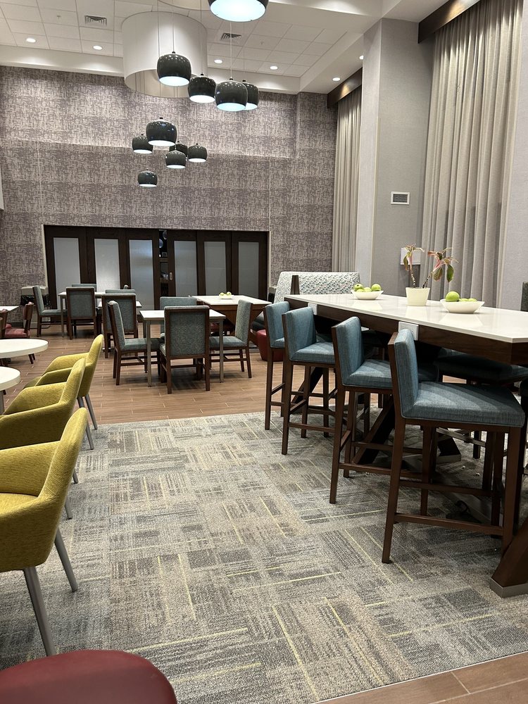 HAMPTON INN & SUITES MARSHFIELD - Updated January 2026 - 400 W Upham St ...