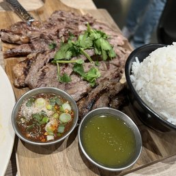 CRYING TIGER THAI BISTRO & BAR - 377 Photos & 217 Reviews - 4916 Hamner ...