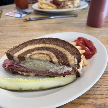 FORESIDE TAVERN & SIDE BAR - Updated December 2025 - 86 Photos & 175 ...