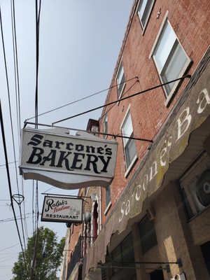 SARCONE’S BAKERY - 114 Photos & 140 Reviews - 758 S 9th St ...