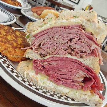 THE ESSEN ROOM - Updated December 2025 - 270 Photos & 243 Reviews - 25 ...