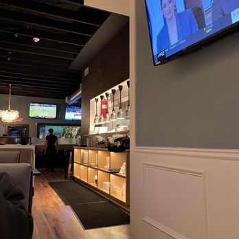 THREE ROSES TAVERN - Updated August 2025 - 48 Photos & 34 Reviews - 117 ...