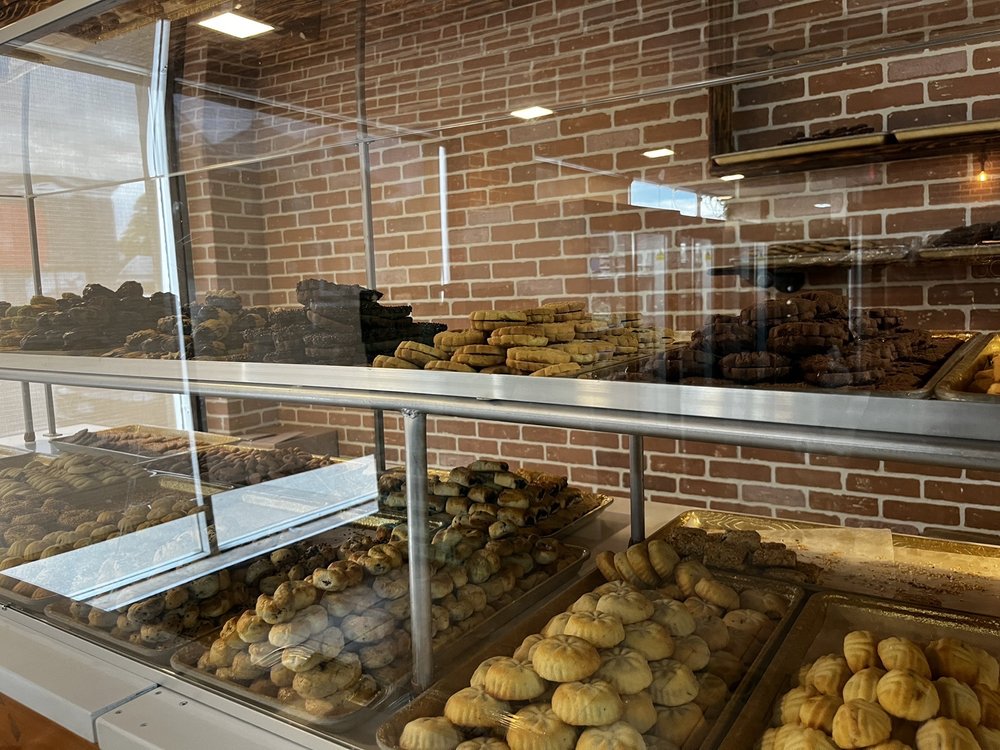 YASMEEN BAKERY - Updated December 2025 - 37 Photos - 1448 Wyandotte ...