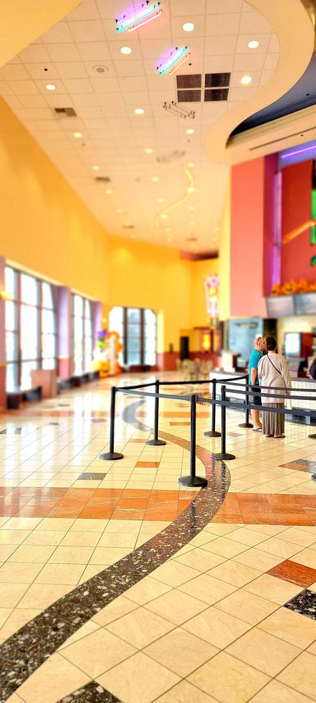 STARLIGHT TRIANGLE SQUARE CINEMAS - Updated July 2024 - 177 Photos ...