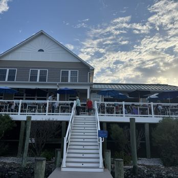 THE LIGHTHOUSE RESTAURANT & DOCK BAR - Updated December 2025 - 571 ...