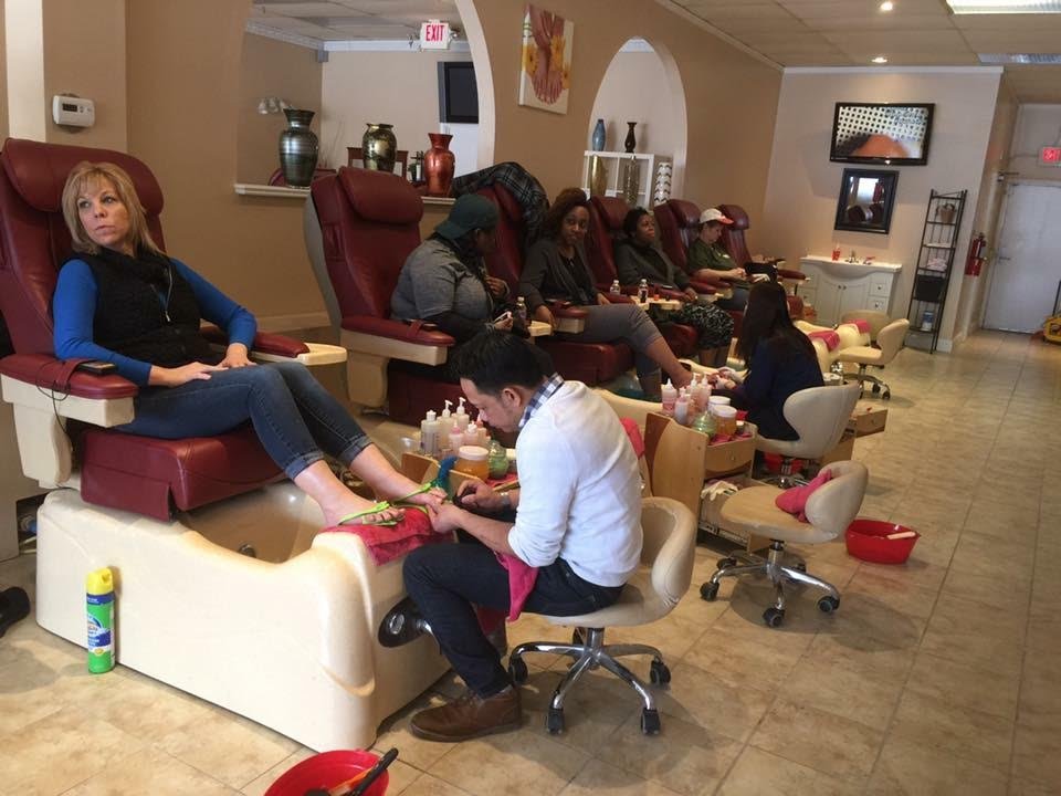 Nail Salons In Livonia