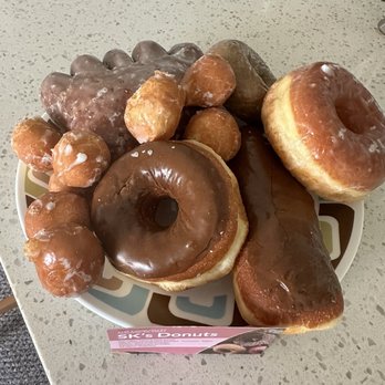 SK’S DONUTS - Updated June 2024 - 126 Photos & 201 Reviews - 1129 S ...