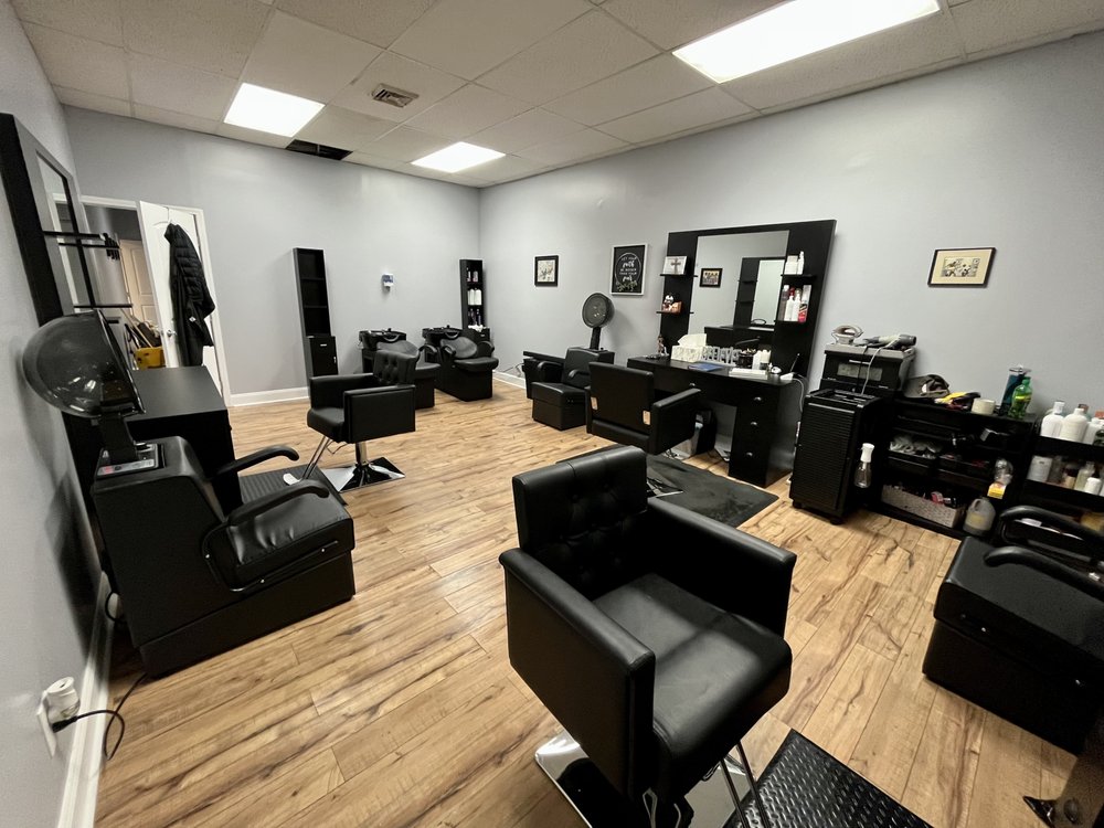 COLLINS BARBER & BEAUTY SHOP - Updated October 2025 - 10 Photos & 11 Reviews - 2704 Erie Blvd E ...