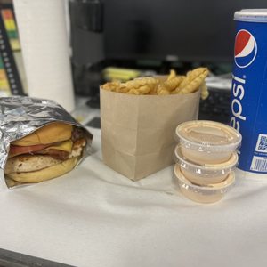 LUCKY’S FAMOUS BURGERS - 206 Photos & 414 Reviews - 370 W 52nd St, New ...