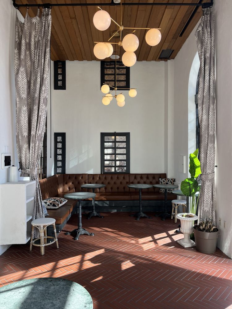 POD 39 HOTEL - Updated August 2024 - 443 Photos & 389 Reviews - 145 E ...