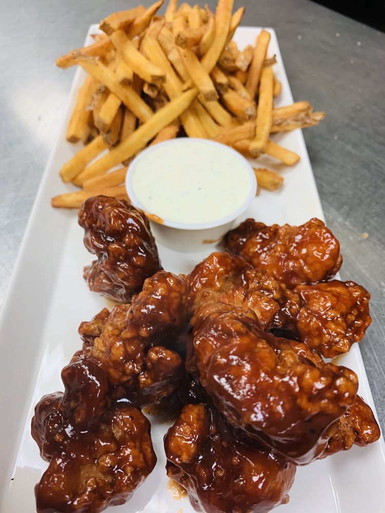 RAILROAD PIZZA - 163 Photos & 28 Reviews - 4834 Main St, Flora ...