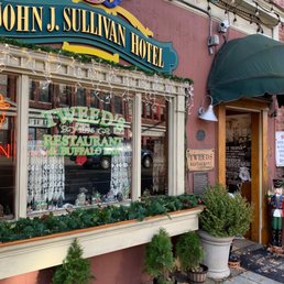 TWEEDS RESTAURANT & BUFFALO BAR - Updated November 2025 - 368 Photos ...