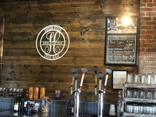 HIGH FIVE DIVE BAR - Updated May 2025 - 12 Photos & 14 Reviews - 131 ...