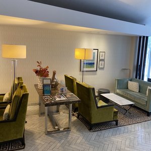 CHELSEA INN - Updated January 2025 - 46 Photos & 124 Reviews - 2095 ...