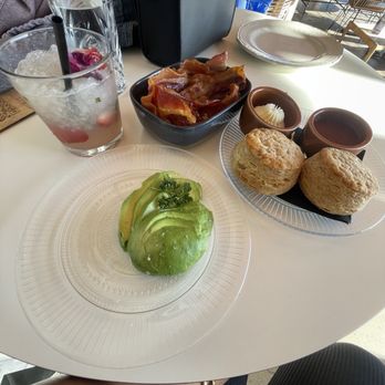 P6 - Updated February 2025 - 711 Photos & 455 Reviews - 111 E Cesar ...