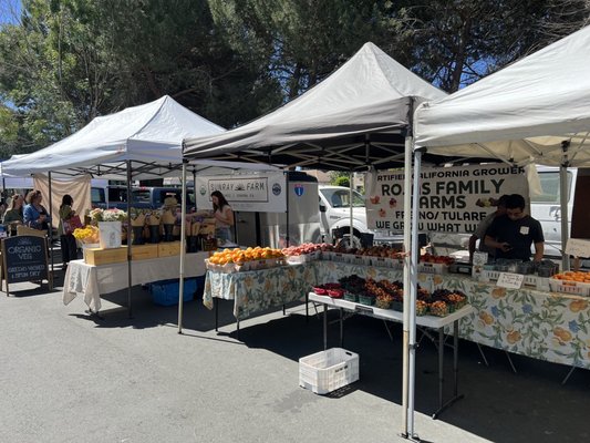 PETALUMA EAST-SIDE FARMERS MARKET - Updated October 2025 - 18 Photos ...