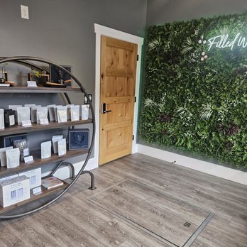 MACADONS - Updated November 2025 - 835 Photos & 427 Reviews - 826 S 3rd ...