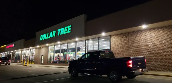 DOLLAR TREE - Updated December 2024 - 11 Photos - 2964 S 108th St, West ...