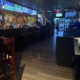 ASHBURN PUB - Updated July 2025 - 136 Photos & 205 Reviews - 44110 ...