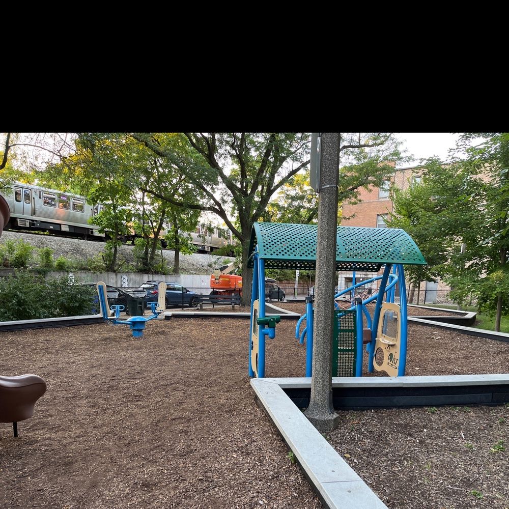LOUIS GOLDBERG PLAYLOT PARK - 7043 N Glenwood Ave, Chicago, Illinois ...