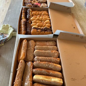 STEPH’S DONUT HOLE - Updated August 2024 - 84 Photos & 83 Reviews ...