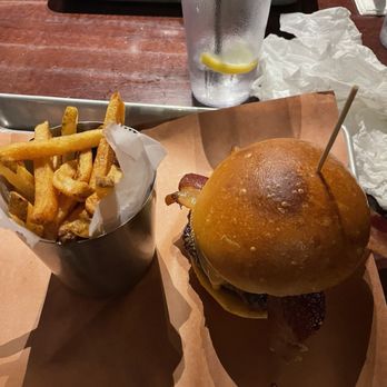 PRIME BURGER BAR - Updated October 2025 - 151 Photos & 204 Reviews ...