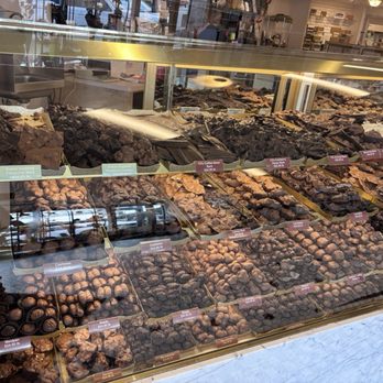 PHILADELPHIA CANDIES - Updated December 2025 - 33 Photos & 27 Reviews ...