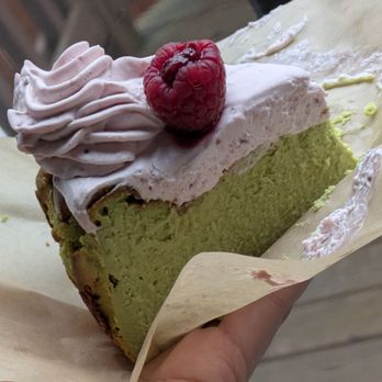 CAKE MEET ME PATISSERIE - Updated May 2025 - 162 Photos & 55 Reviews ...