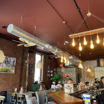 THE CUBE INN - Updated May 2025 - 250 Photos & 173 Reviews - 22 Main St ...