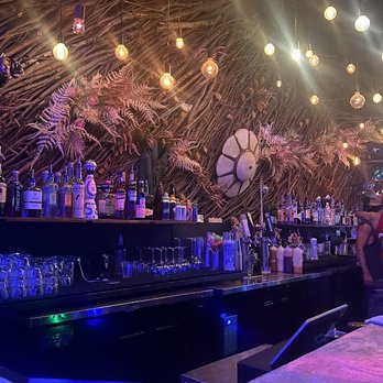 THE BEACON - Updated January 2026 - 83 Photos & 53 Reviews - 2854 ...