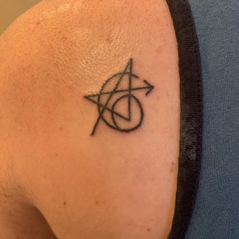 LIVEWIRE TATTOO STUDIO - Updated October 2025 - 25 Photos & 15 Reviews ...