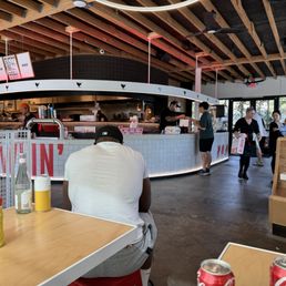 HOWLIN’ RAY’S - Updated August 2025 - 2060 Photos & 1110 Reviews - 800 ...