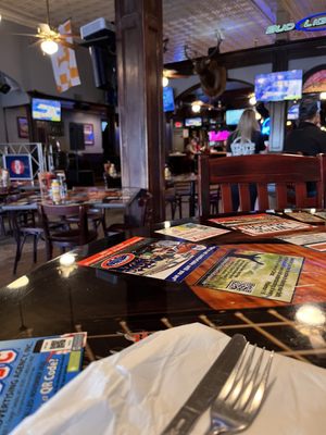 STATE LINE BAR & GRILLE - Updated December 2025 - 58 Photos & 89 ...