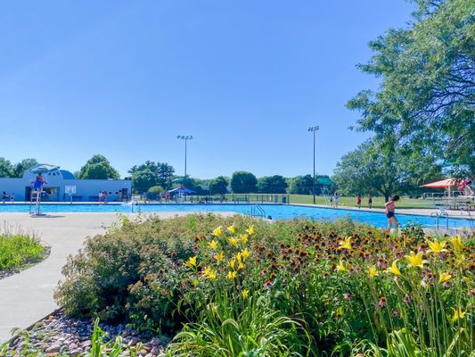 BIRDLAND POOL - Updated October 2025 - 300 Holcomb Ave, Des Moines ...