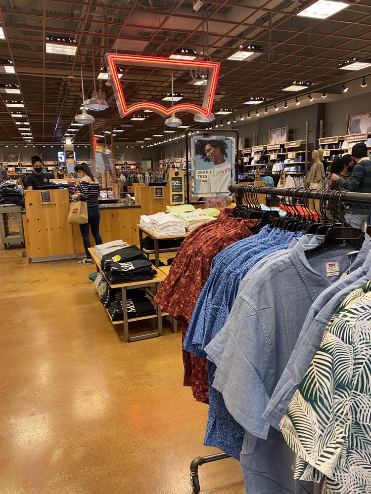 LEVI’S OUTLET STORE - Updated May 2025 - 11 Photos & 62 Reviews - 558 ...