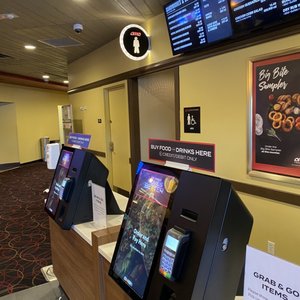 AMC DINE-IN CORAL RIDGE 10 - 418 Photos & 527 Reviews - 3401 NE 26th ...