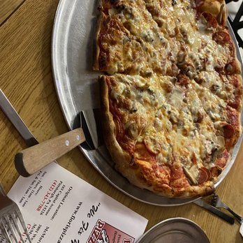 FIORI’S PIZZARIA - 200 Photos & 520 Reviews - 103 Capital Ave ...