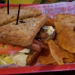 HIFI CLYDE’S CHATTANOOGA - Updated January 2025 - 320 Photos & 400 ...