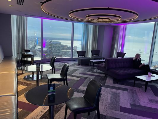 BAR 32 - Updated December 2025 - 229 Photos & 145 Reviews - 100 ...