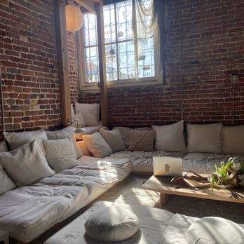 TEA AT SHILOH - Updated June 2025 - 76 Photos & 45 Reviews - 2035 Bay ...