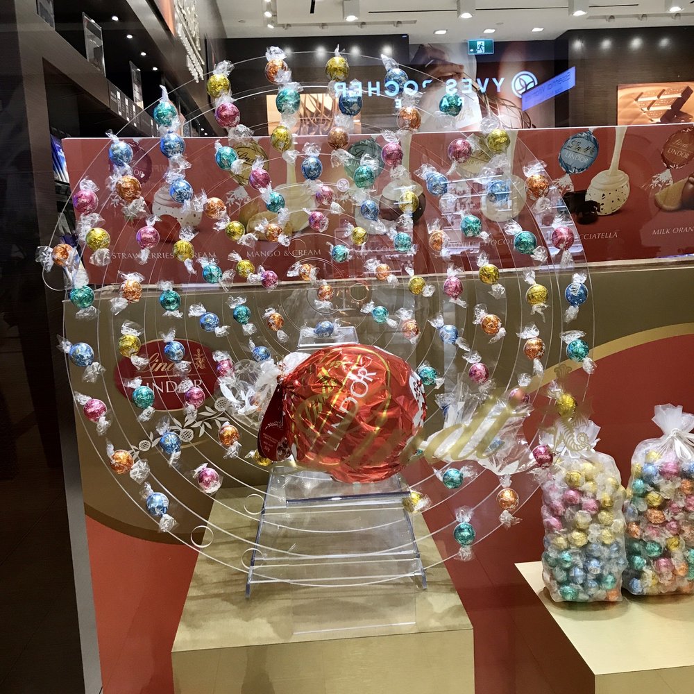LINDT CHOCOLATE SHOP - Updated September 2024 - 12 Photos - 25 The West ...