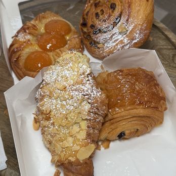 LE PETIT FOUR BAKERY - Updated December 2025 - 57 Photos & 29 Reviews ...
