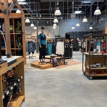 REI - Updated July 2025 - 30 Photos - 1720 Shoremeade Rd, Mount ...