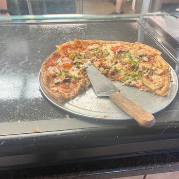 VILLAGE INN PIZZA PARLOR - Updated December 2025 - 18 Photos & 13 ...