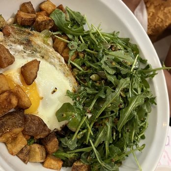 WHITE MAPLE CAFÉ - Updated September 2024 - 500 Photos & 388 Reviews ...