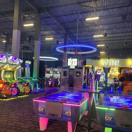 DAVE & BUSTER’S ALPHARETTA - Updated November 2024 - 188 Photos & 108 ...