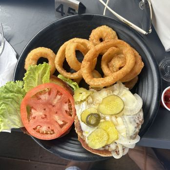 GOOD TIMES ON THE AVE - Updated September 2025 - 77 Photos & 92 Reviews ...