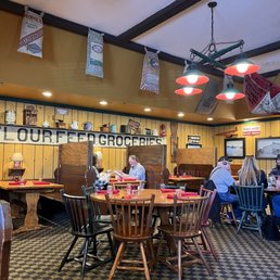 MACHINE SHED RESTAURANT DAVENPORT - Updated December 2025 - 452 Photos ...